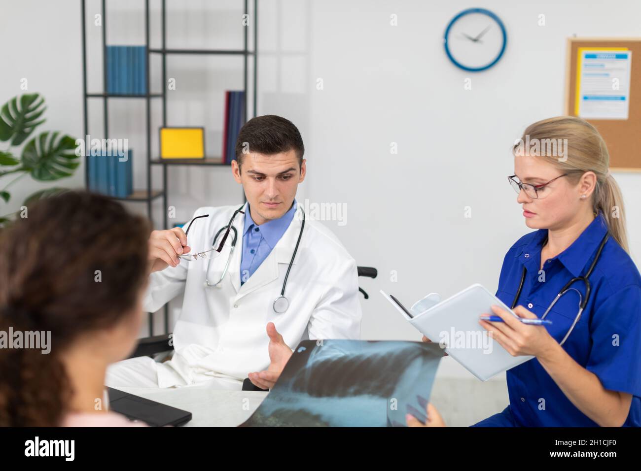 Pulmonologists ray hi-res stock photography and images - Alamy