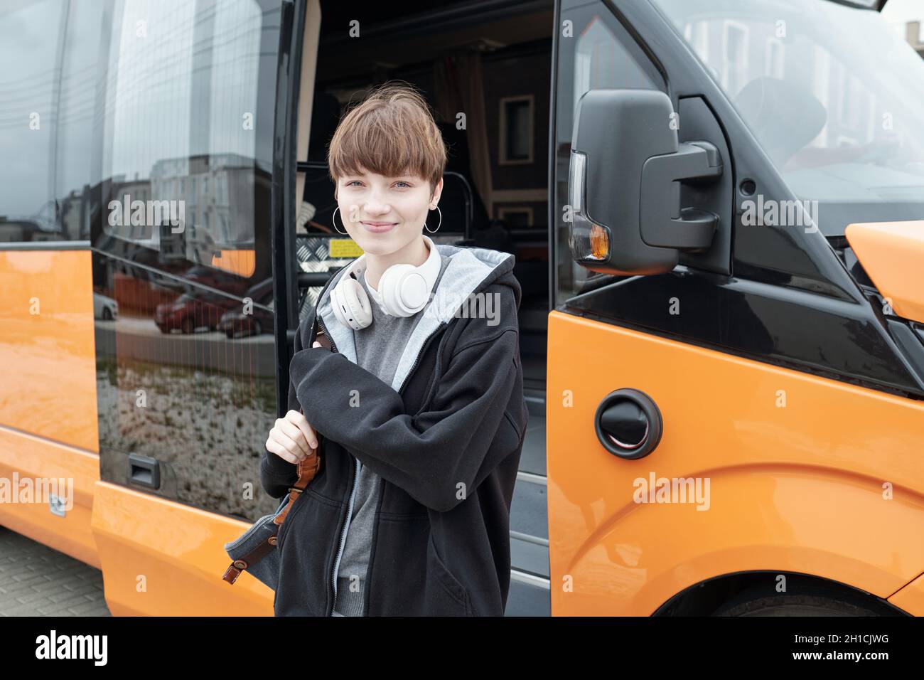 Front of bus hi-res stock photography and images - Alamy