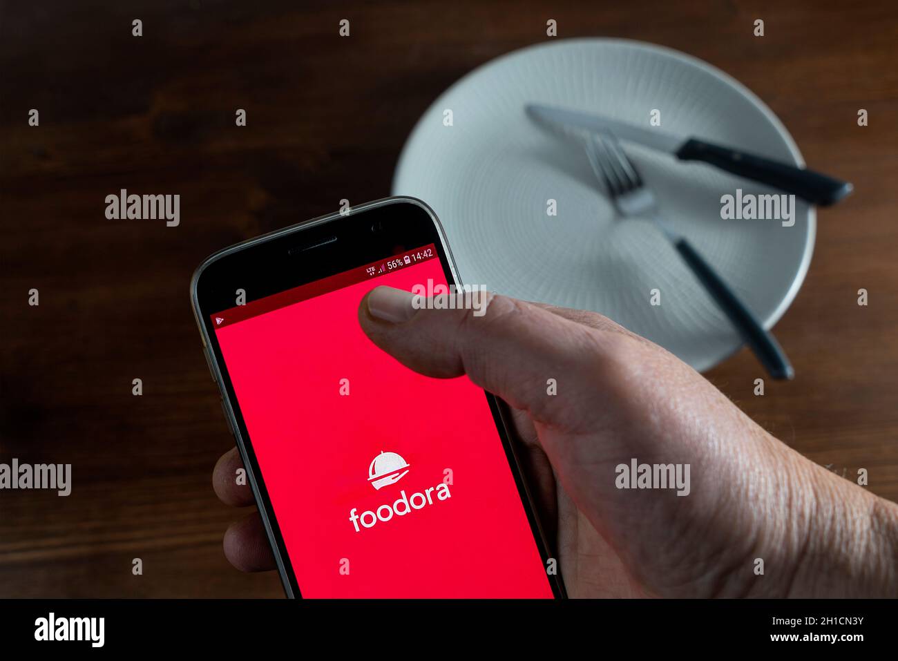 Foodora mobile phone app hi-res stock photography and images - Alamy