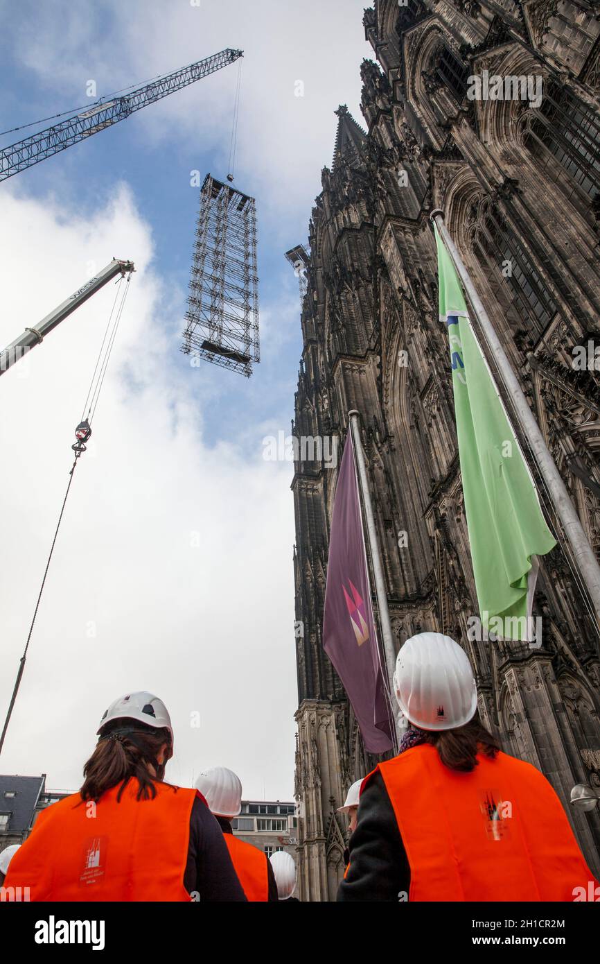 removing of a 30-meter-high scaffold, that hung for 10 years in 105 ...