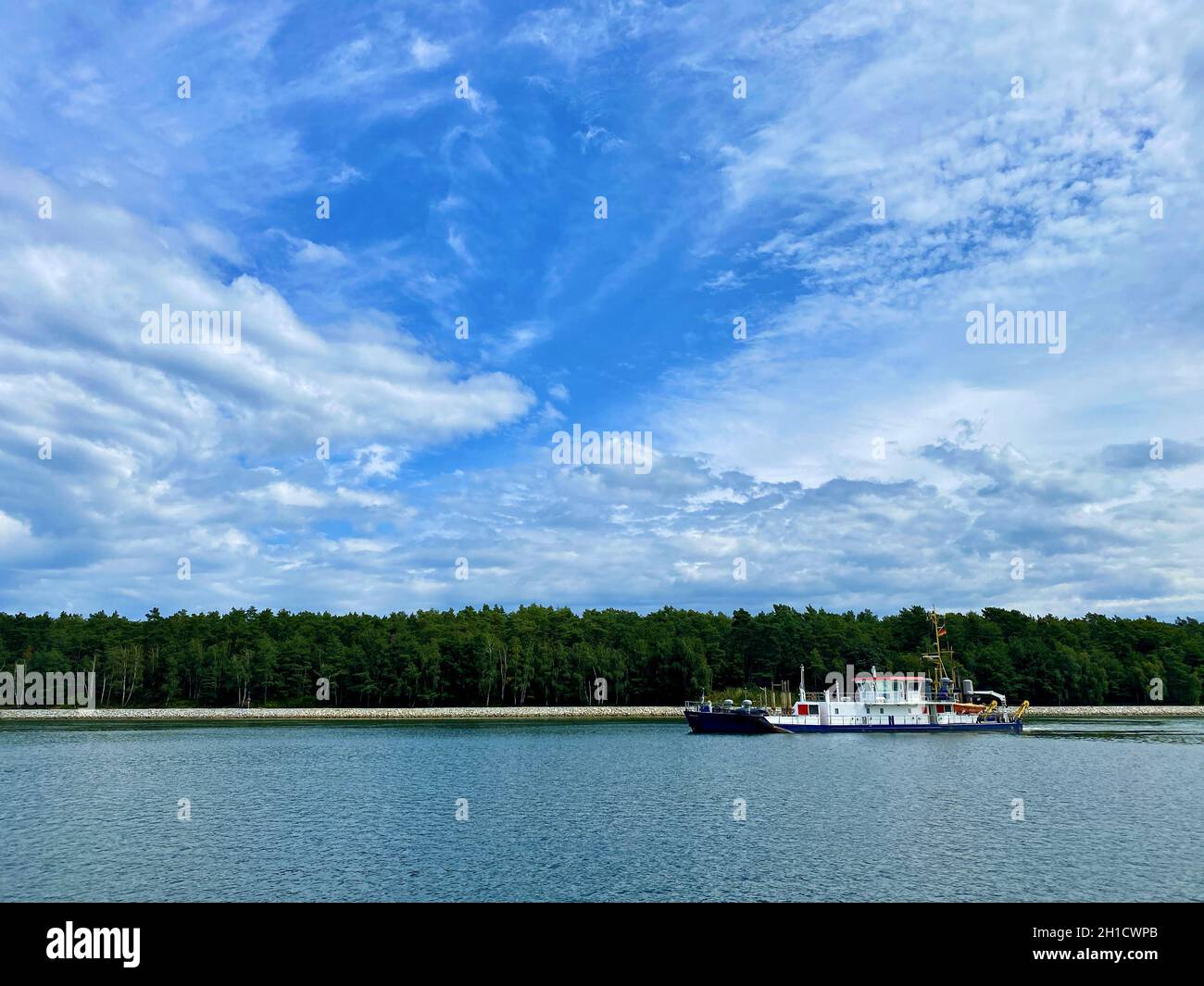 Ship merchantman hi-res stock photography and images - Alamy