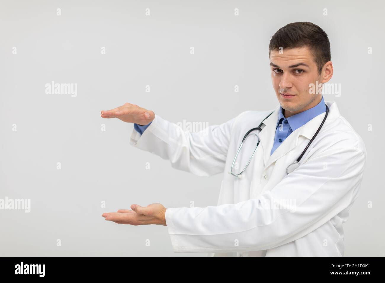 Standing doctor facing forward hi-res stock photography and images - Alamy
