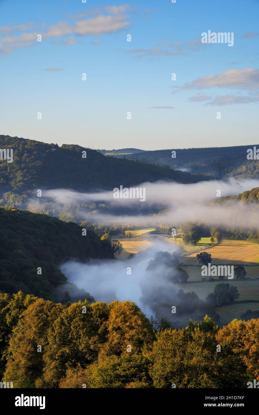 Mist over Bigsweir bridge in the lower Wye Valley Stock Photo - Alamy