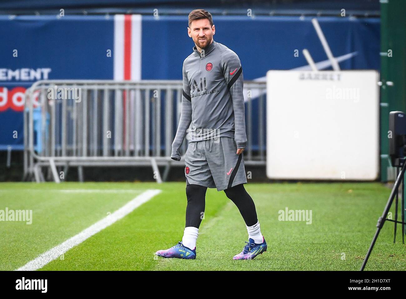 Lionel messi psg training hi-res stock photography and images - Alamy