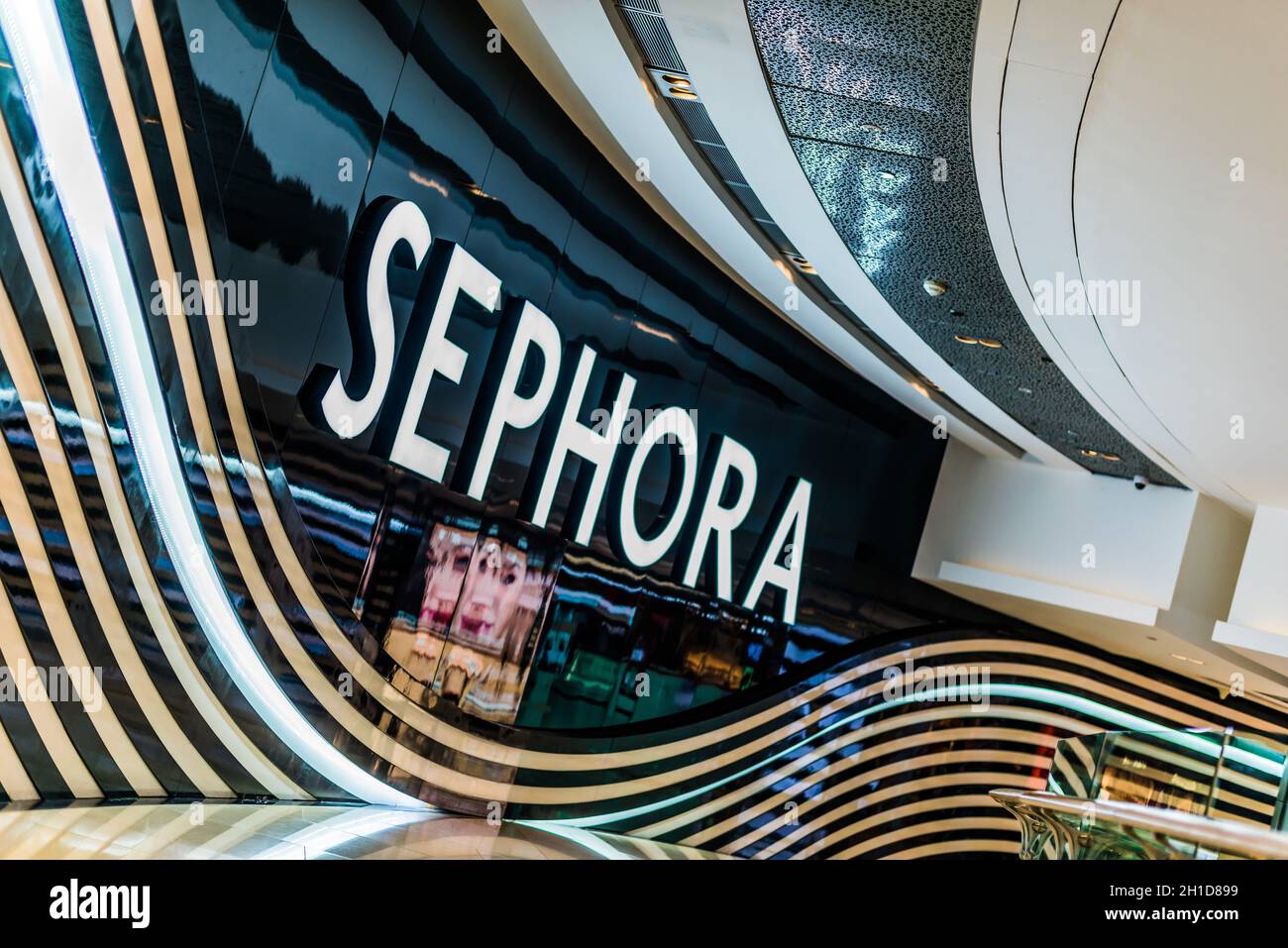 Sephora interior hi-res stock photography and images - Alamy