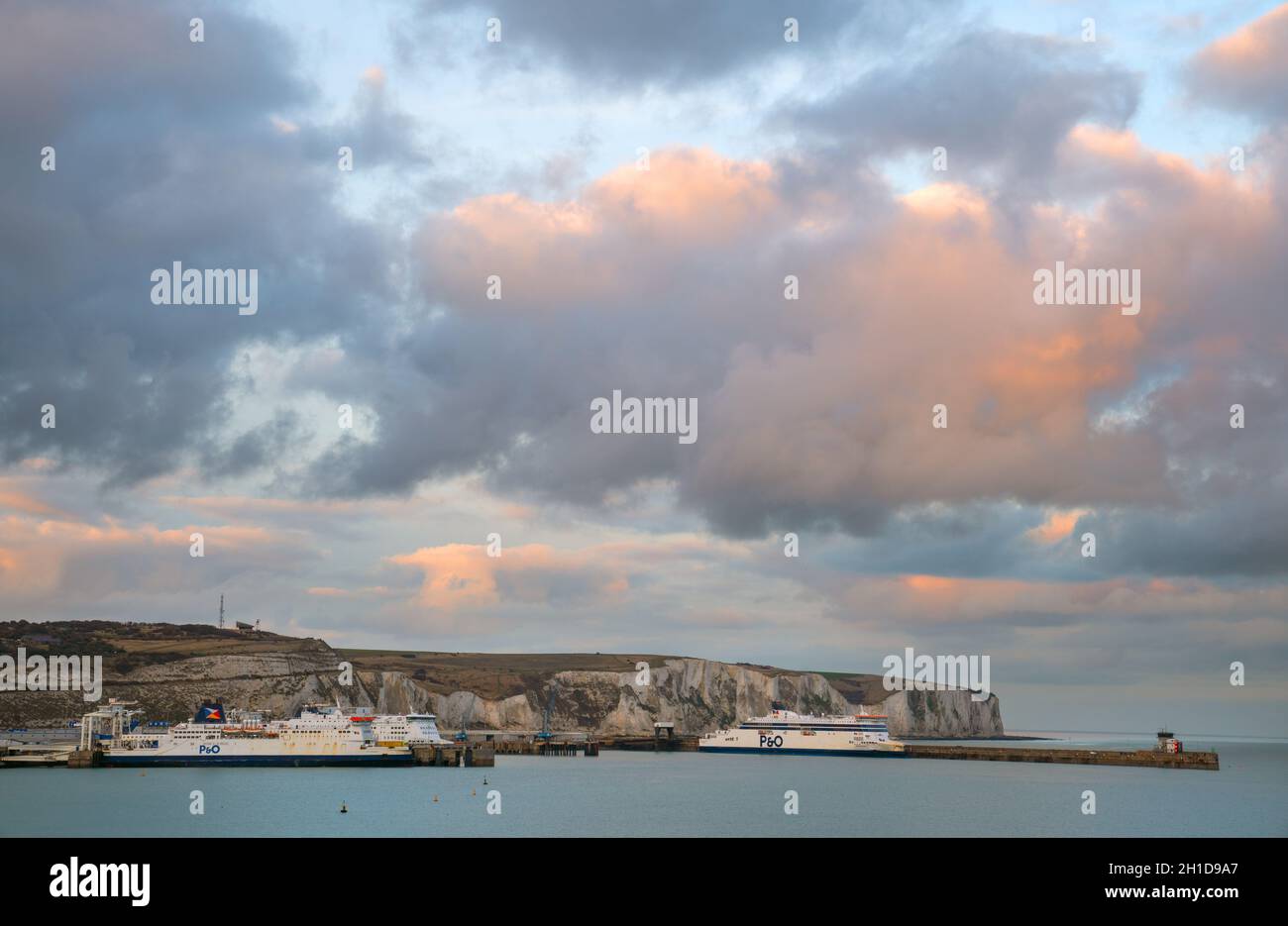 White cliffs of dover sunset hi-res stock photography and images - Alamy