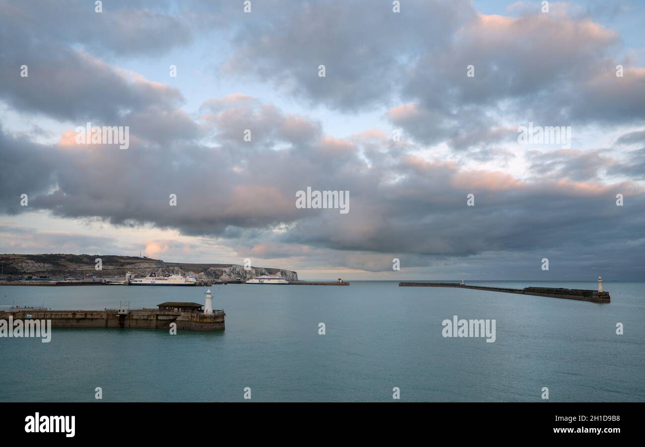 White cliffs of dover sunset hi-res stock photography and images - Alamy