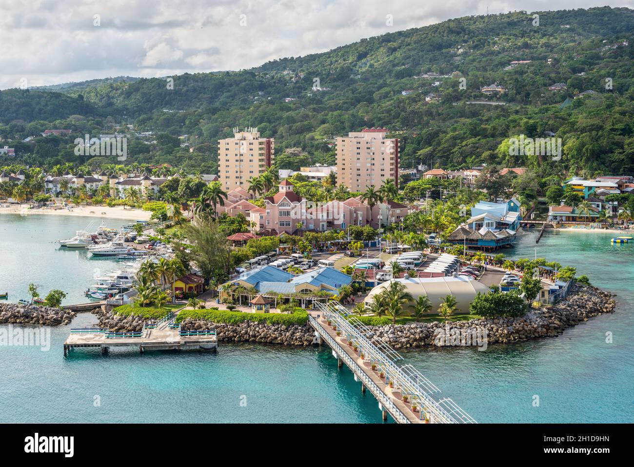 Ocho rios cruise ship hi-res stock photography and images - Alamy