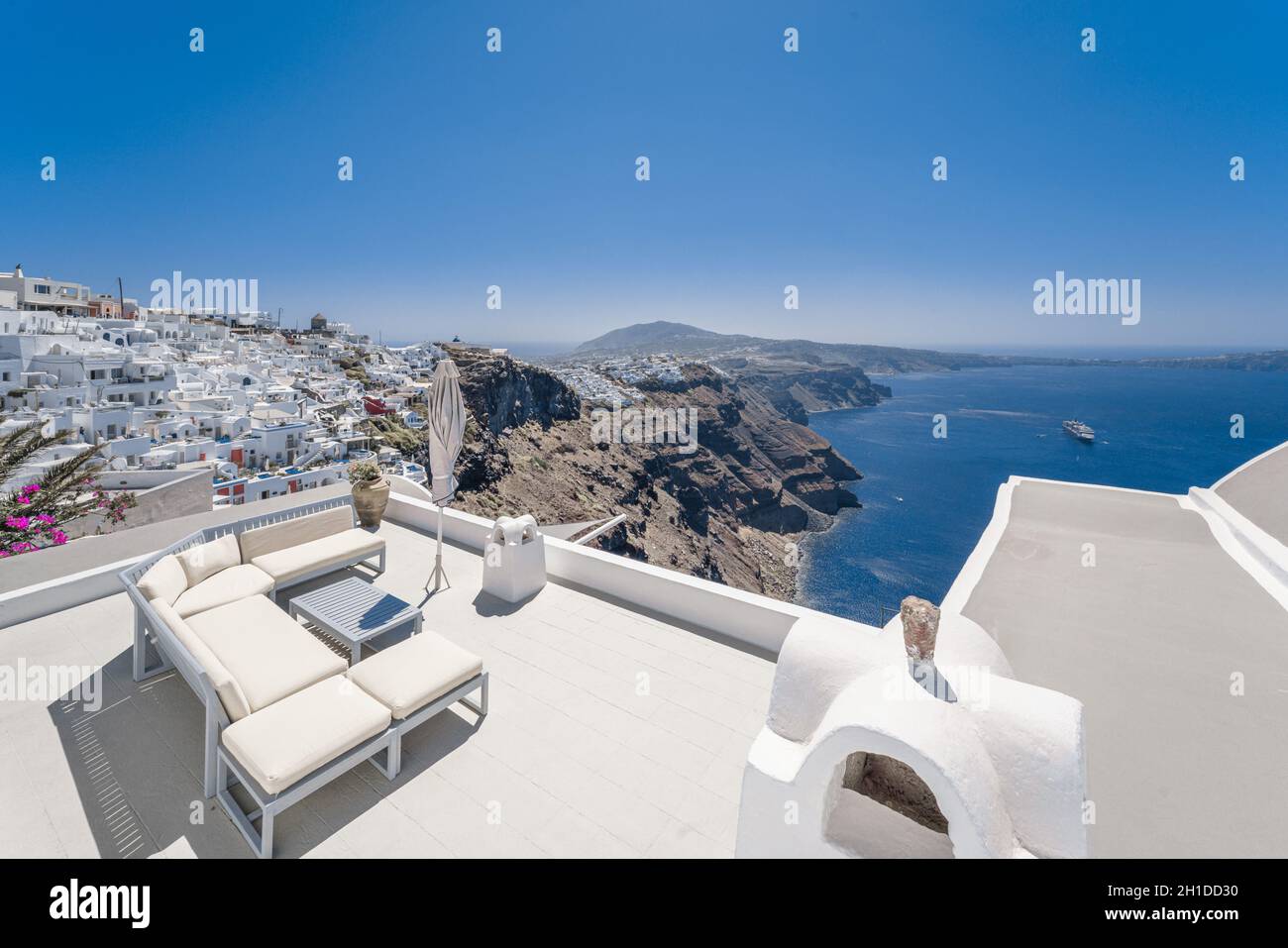 Traditional white buildings and rooftops in the villages of Santorini ...