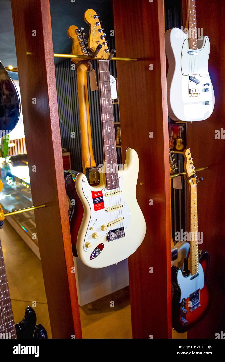 Florida miami guitar center center hi-res stock photography and images ...