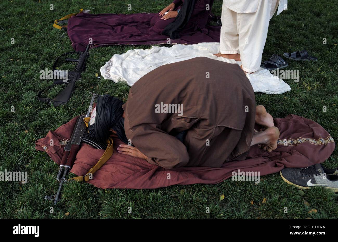 Afghanistan taliban 2021 fighter hi-res stock photography and images ...