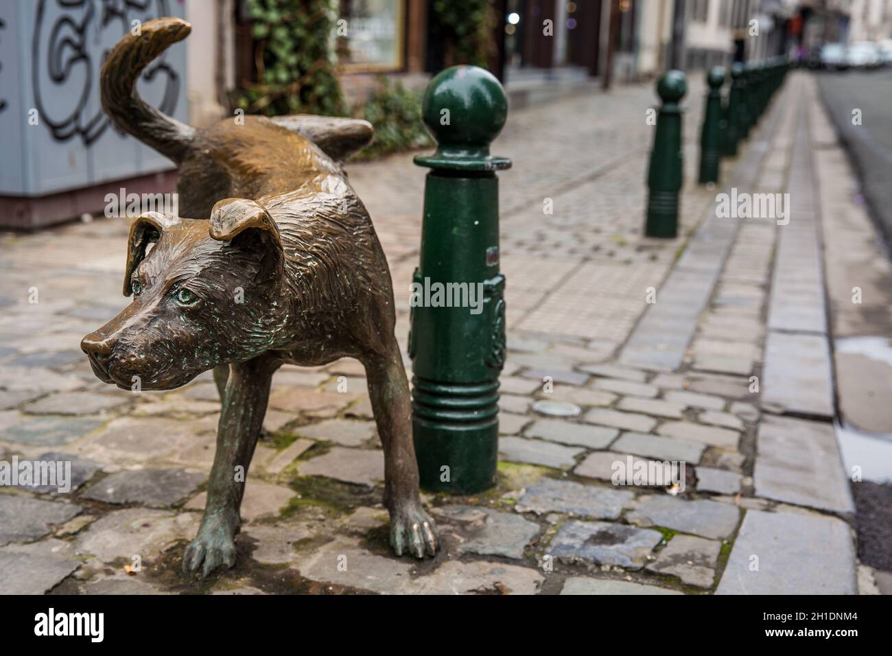 BRUSSELS, BELGIUM - MARCH, 2018: Dog peeing statue called Zinneke Pis ...