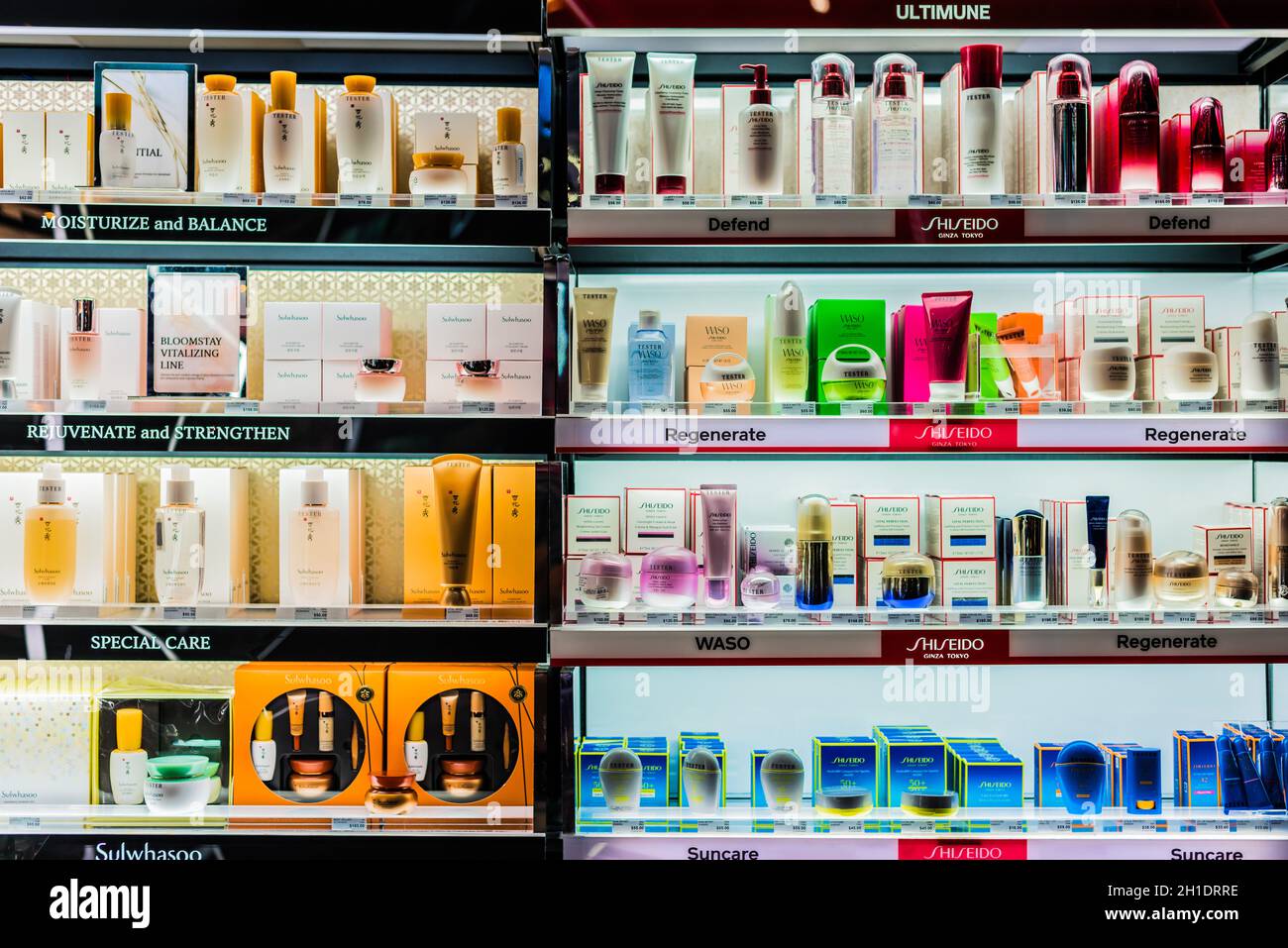 Beauty products on a shelf hi-res stock photography and images - Alamy