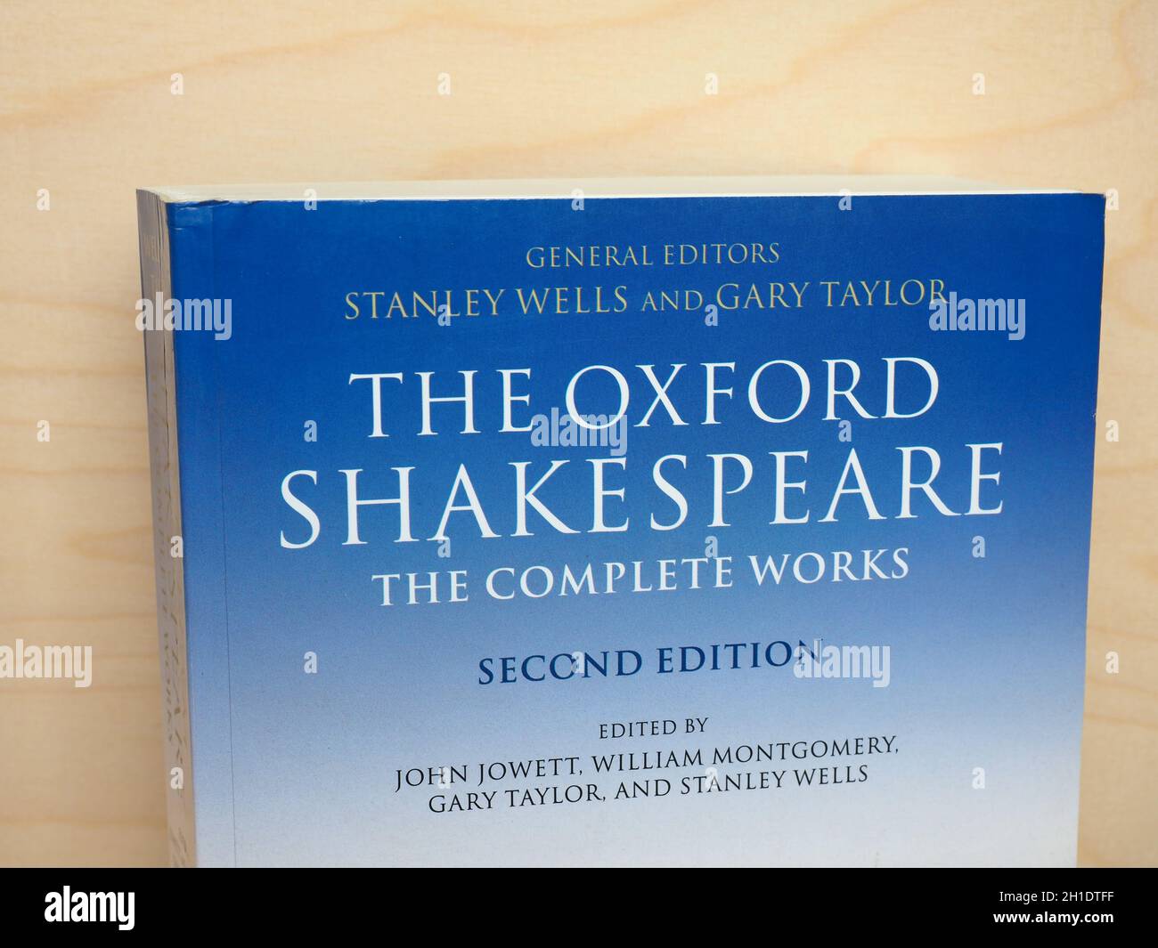 OXFORD, UK - CIRCA APRIL 2020: The Oxford Shakespeare complete works ...