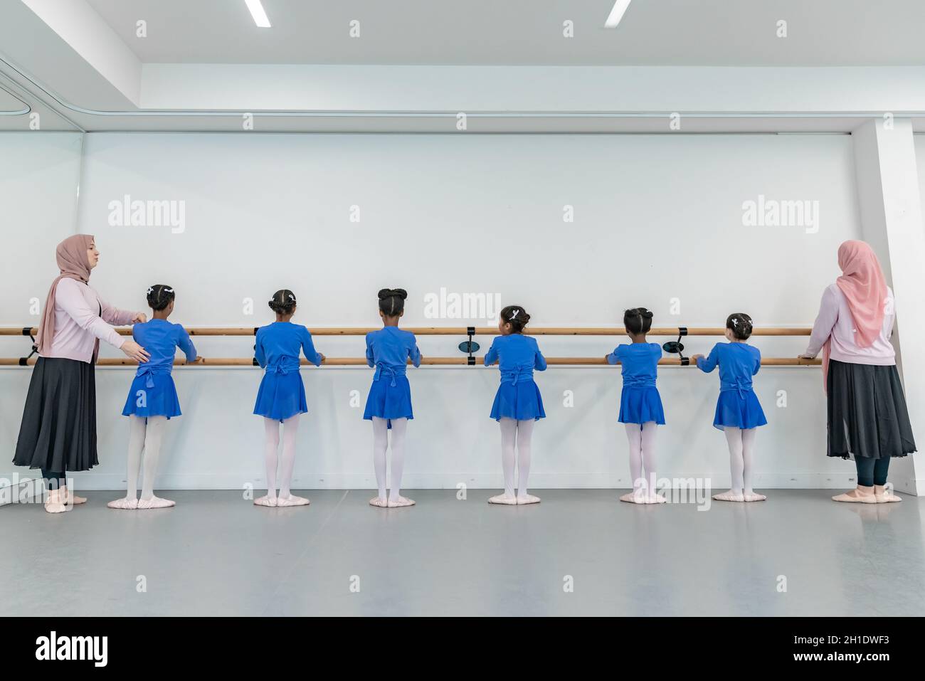 Muslim women teacher british hi-res stock photography and images - Alamy