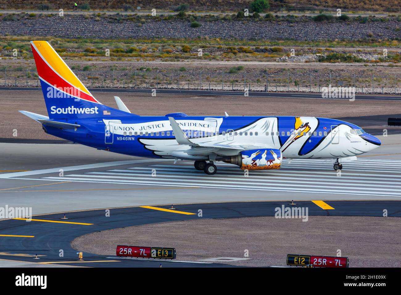 Phoenix, Arizona – April 8, 2019: Southwest Airlines Boeing 737-700 ...