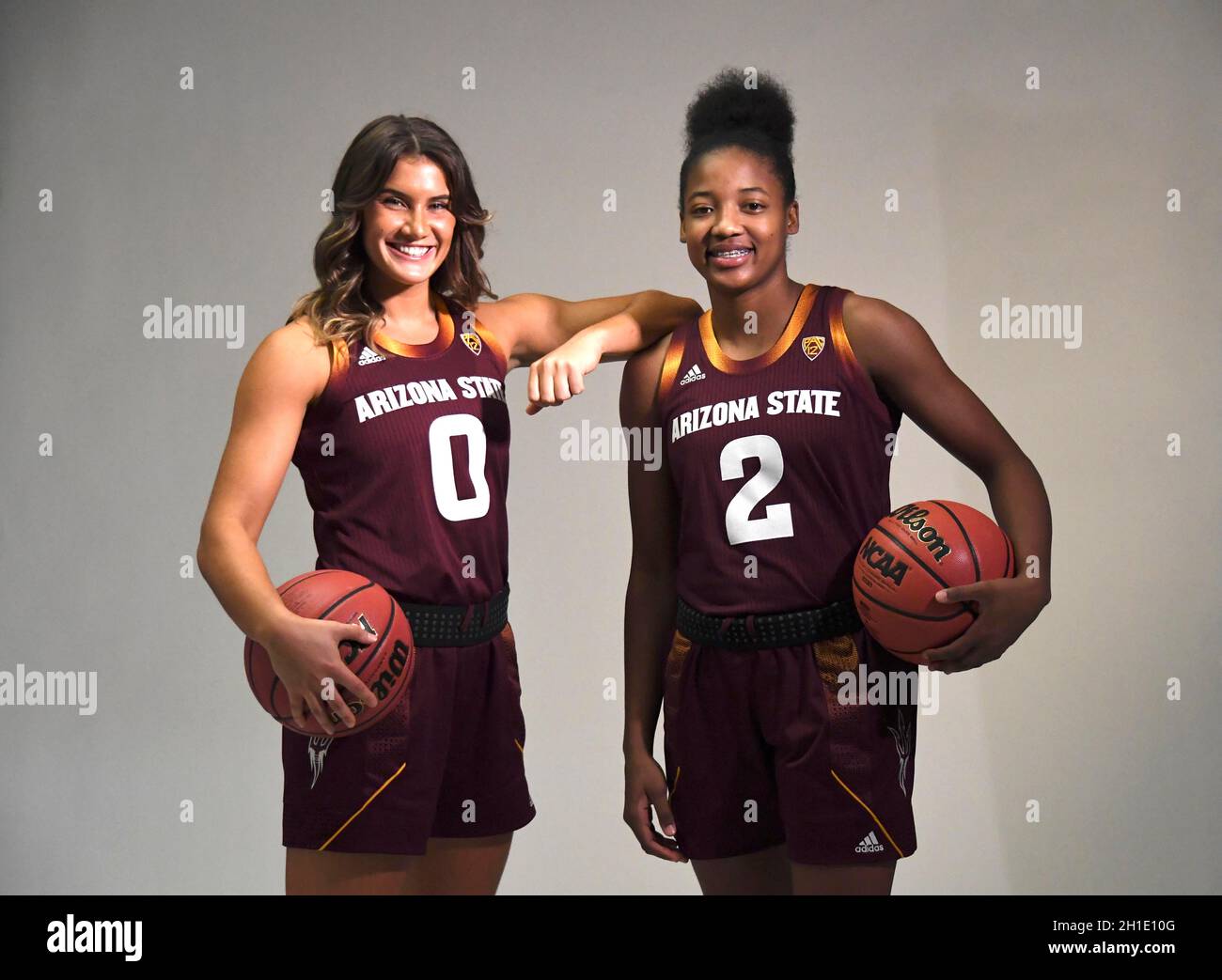 Media players hi-res stock photography and images - Alamy