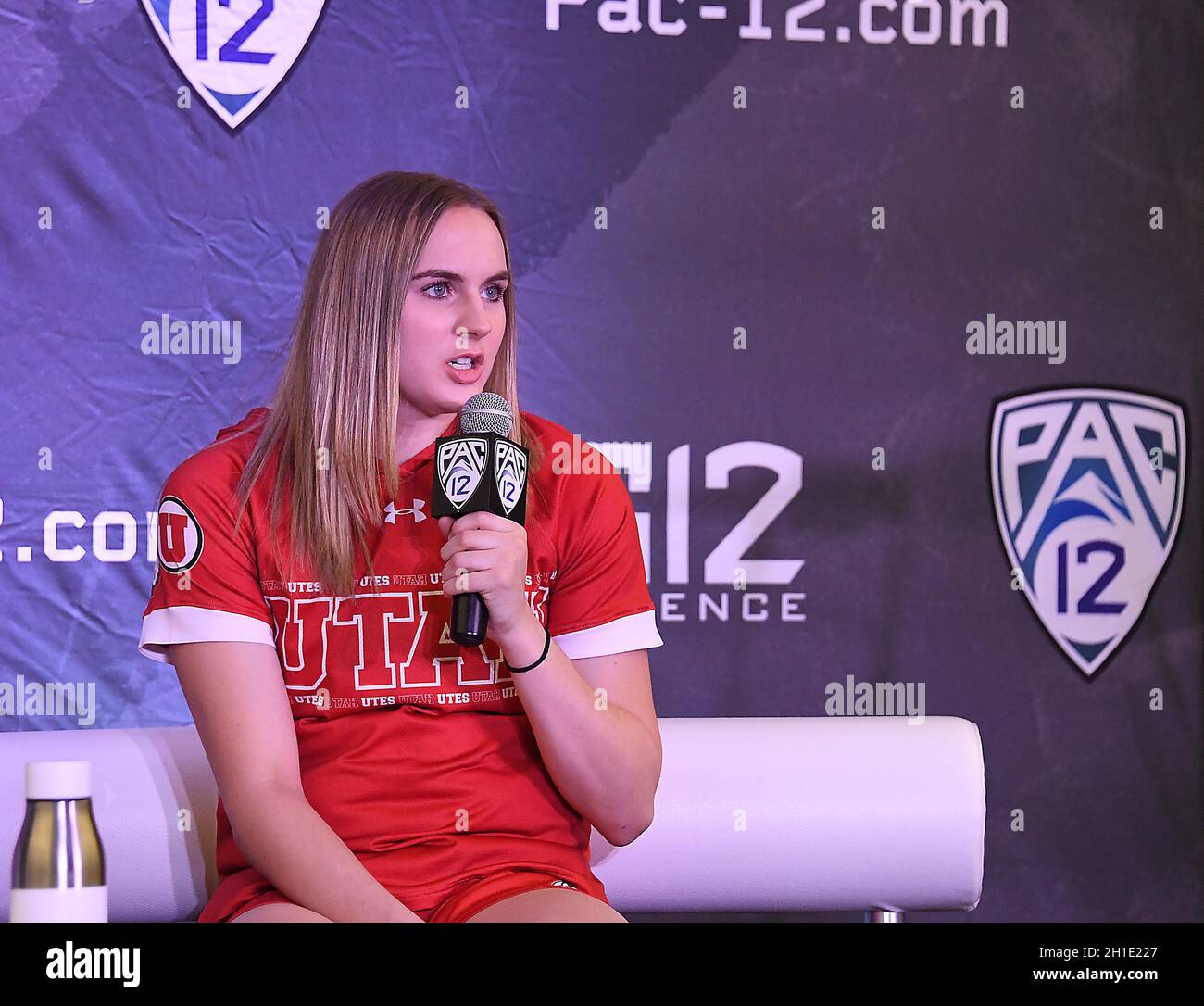 Womens basketball player hi-res stock photography and images - Alamy