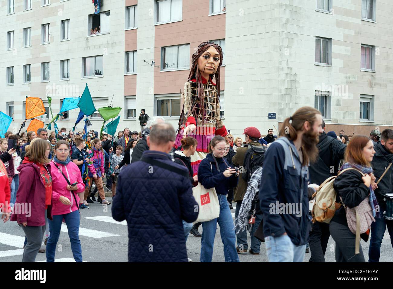 Grande-Synthe, Dunkirk, October 17, 2021. "Walk with Amal", the giant ...