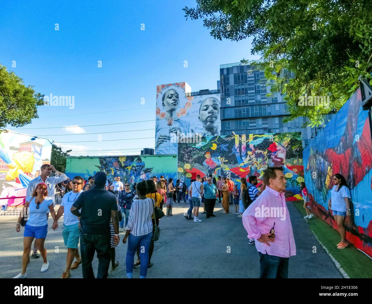 Miami design district mural hi-res stock photography and images - Alamy