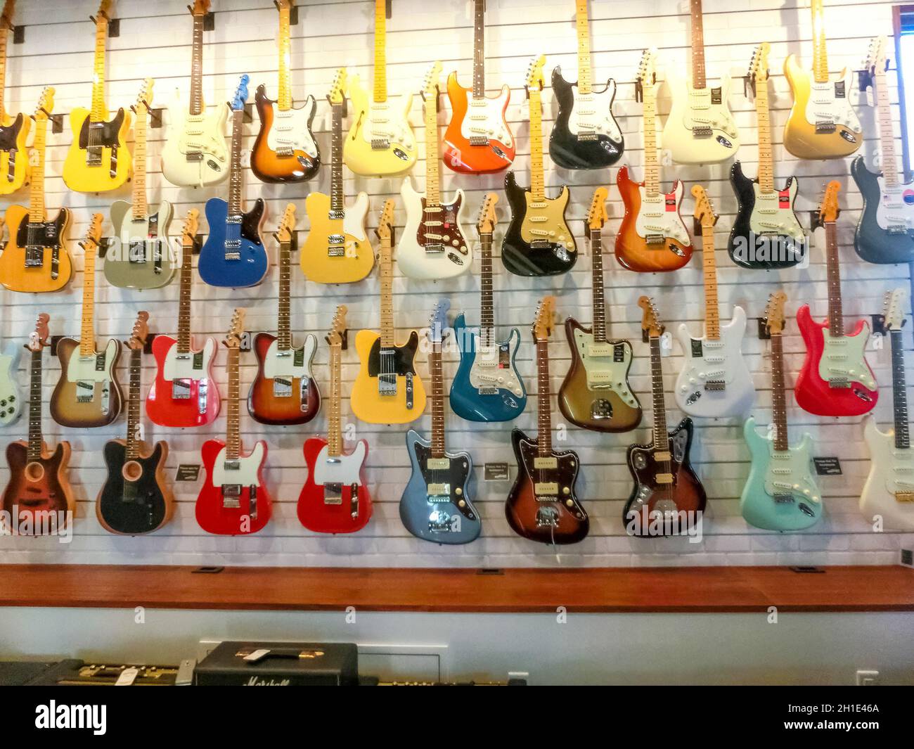 Guitar center acoustic guitars hi-res stock photography and images - Alamy