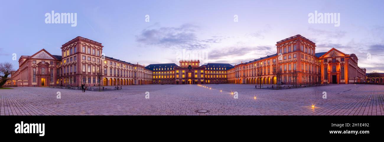 Schloss mannheim hi-res stock photography and images - Alamy