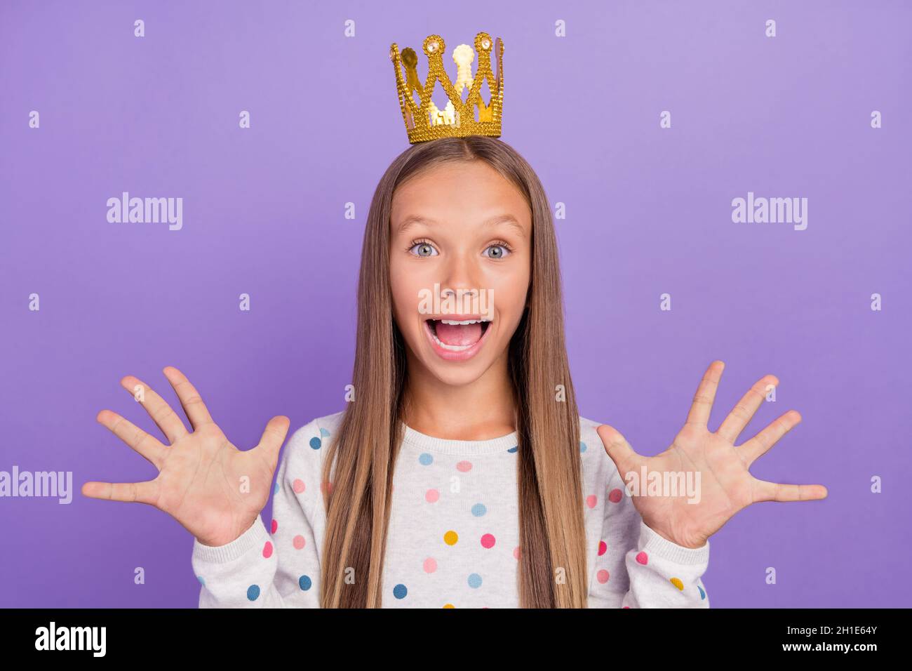 Photo of excited crazy surprised princess lady open mouth wear crown ...