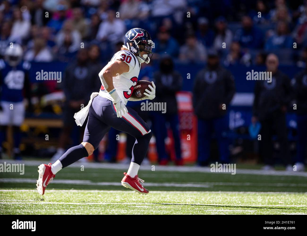 October 17, 2021: Houston Texans running back Phillip Lindsay (30) runs ...
