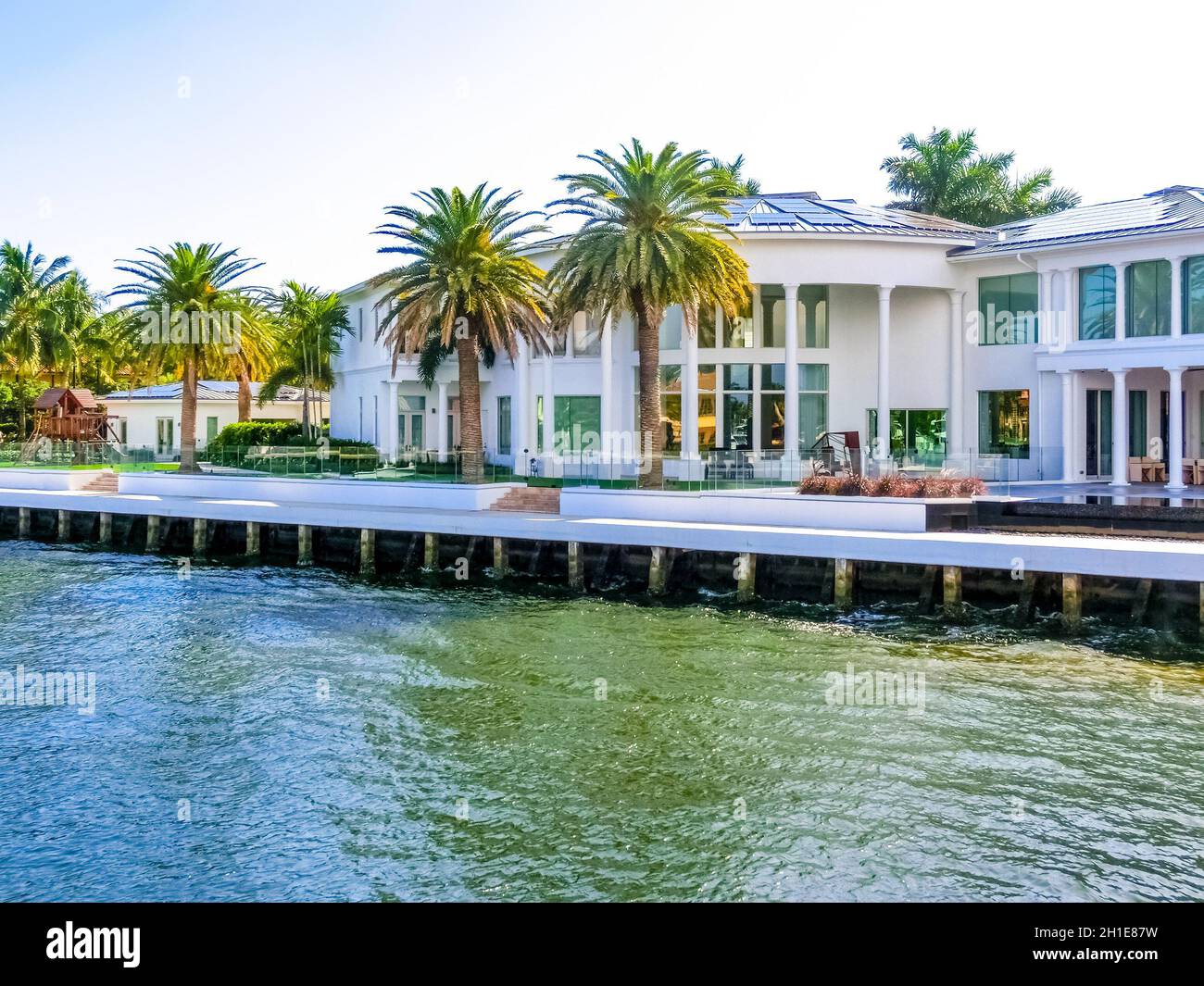 Fort Lauderdale - December 11, 2019: Luxury mansion in exclusive part ...