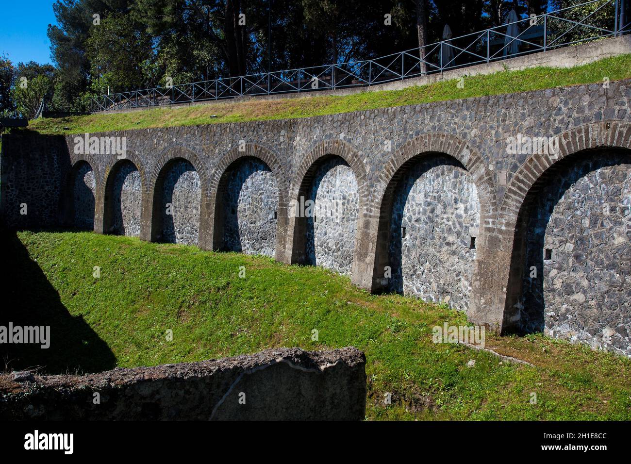 Walls at the Marine Gate on the ancient city of Pompeii Stock Photo - Alamy