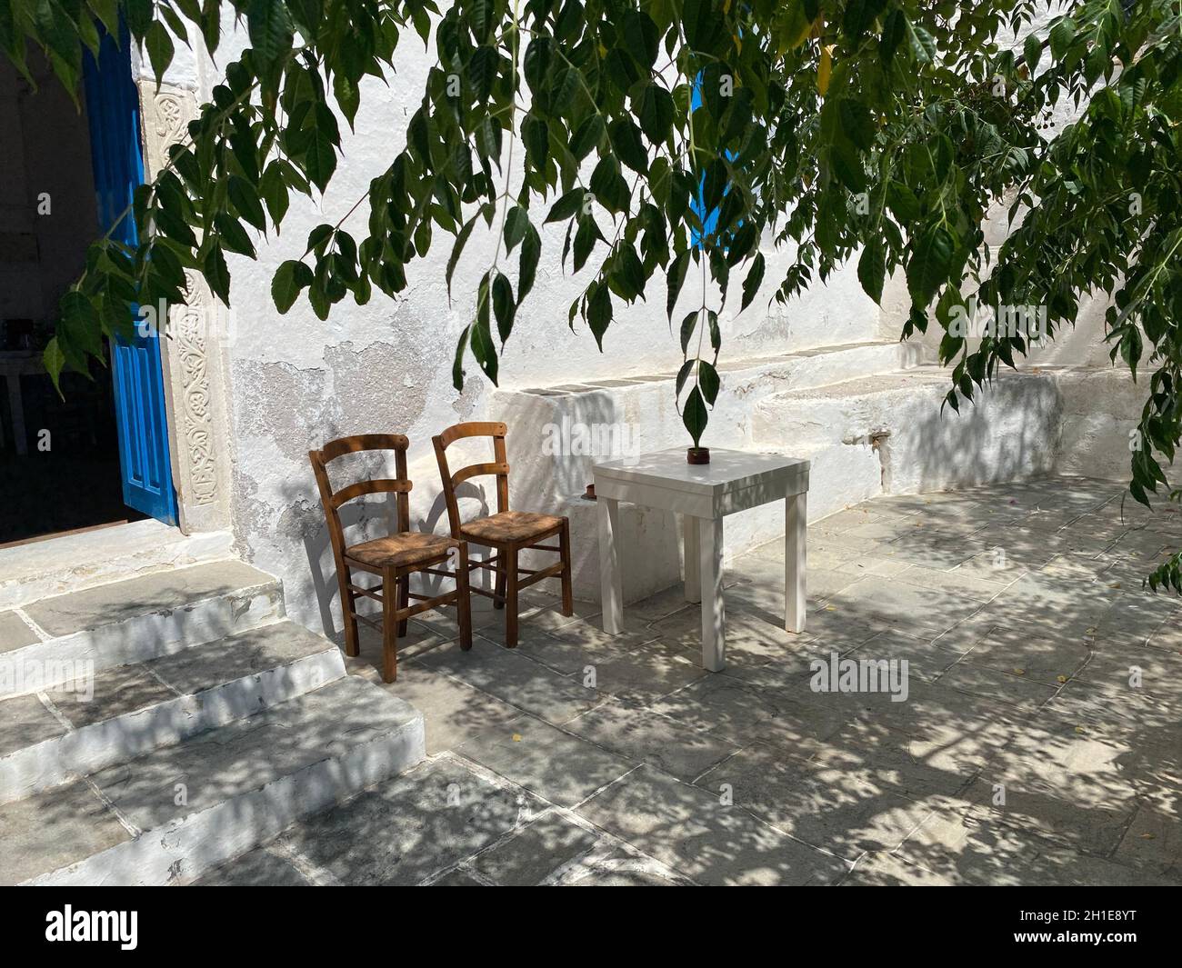 Shaded terrace hi-res stock photography and images - Alamy