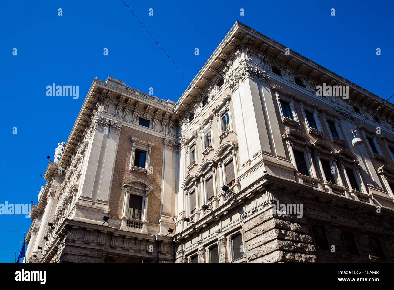 Beautiful architecture of the antique buildings at Rome city center ...
