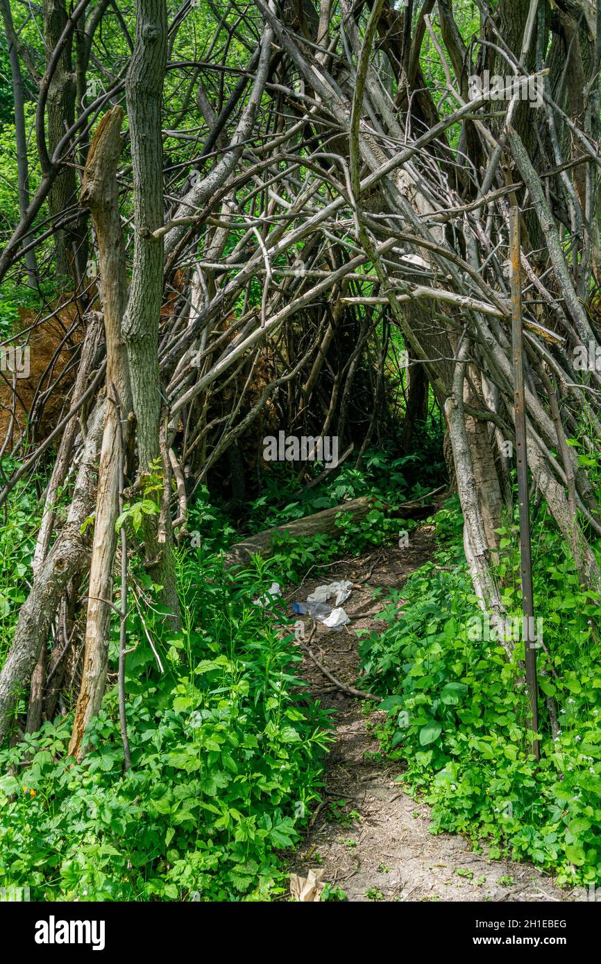 Man made shelter hi-res stock photography and images - Alamy