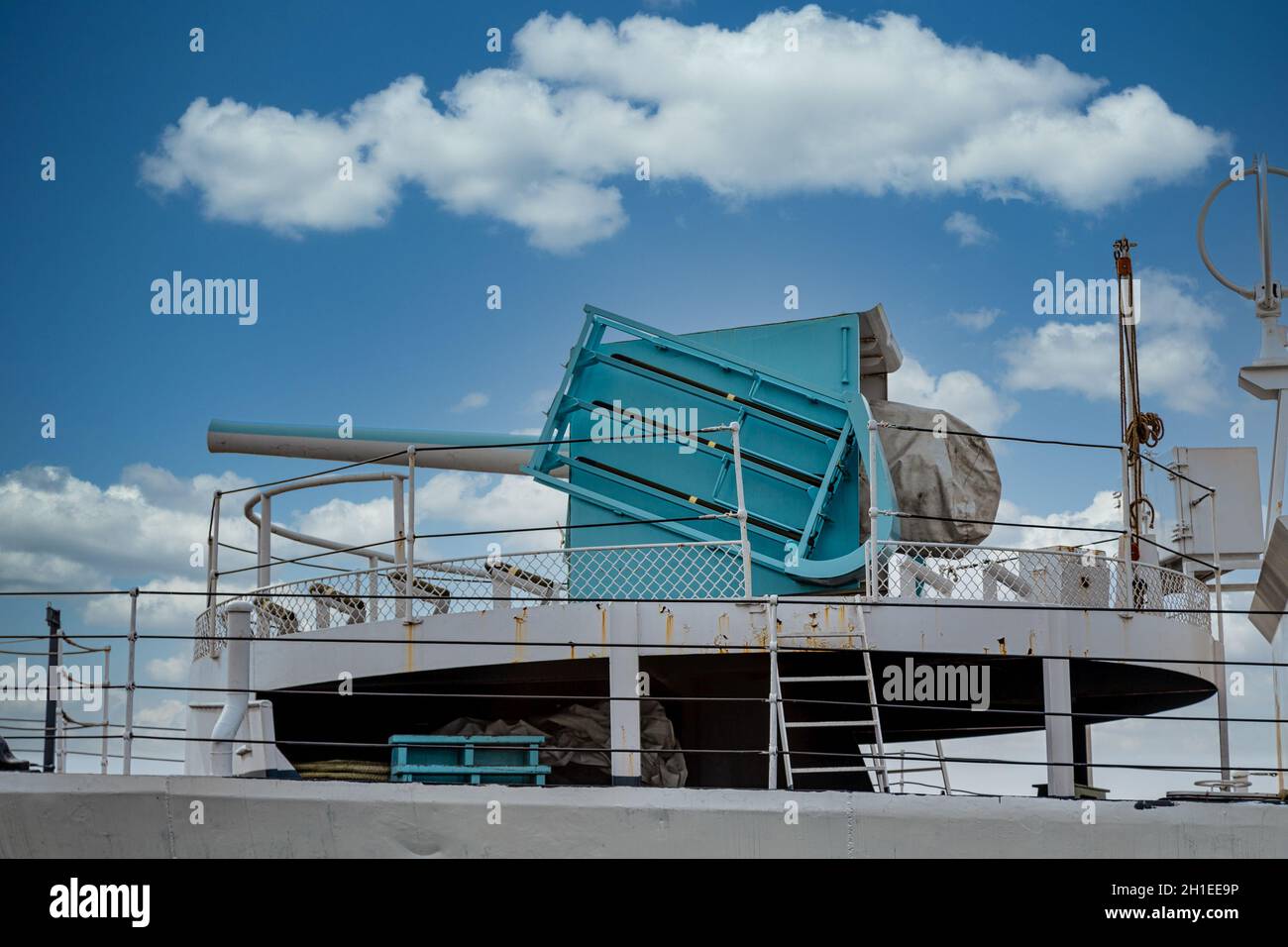 Cannon on an old Canadian war ship Stock Photo - Alamy