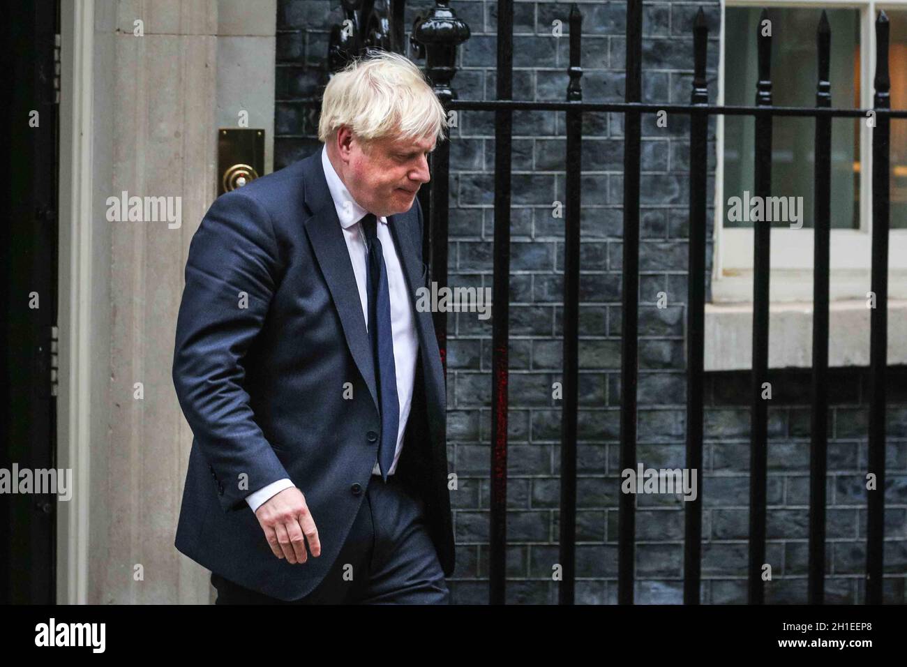 Boris johnson sad hi-res stock photography and images - Alamy