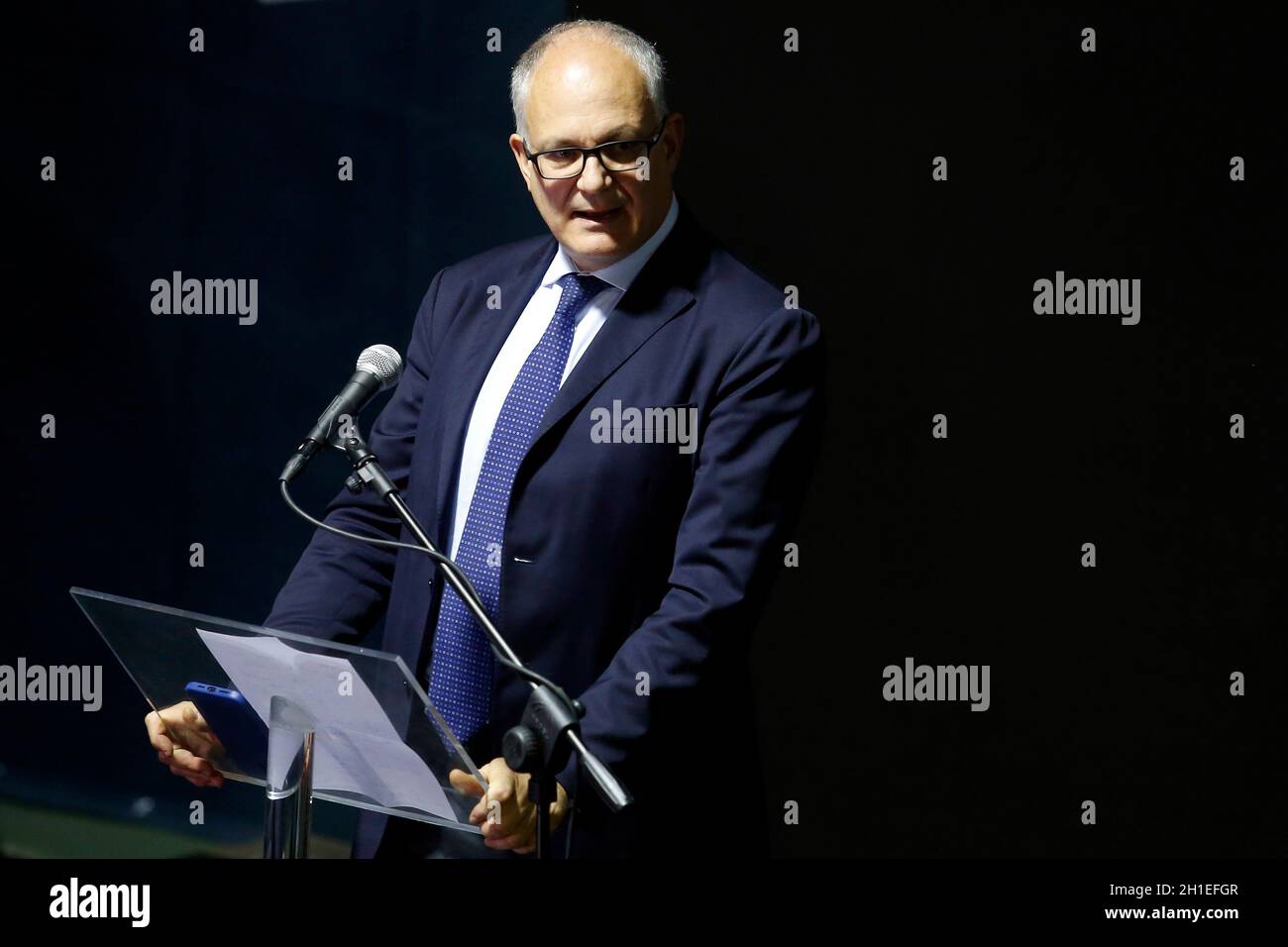 Rome, Italy. 18th Oct, 2021. The candidate mayor of Rome Roberto ...