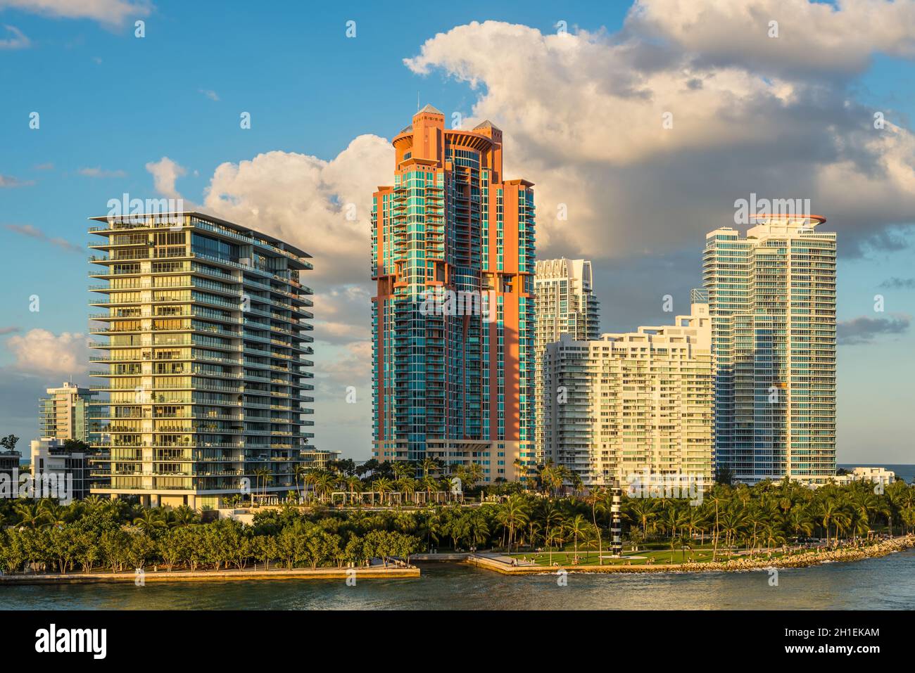 South pointe skyscraper architecture miami hi-res stock photography and ...