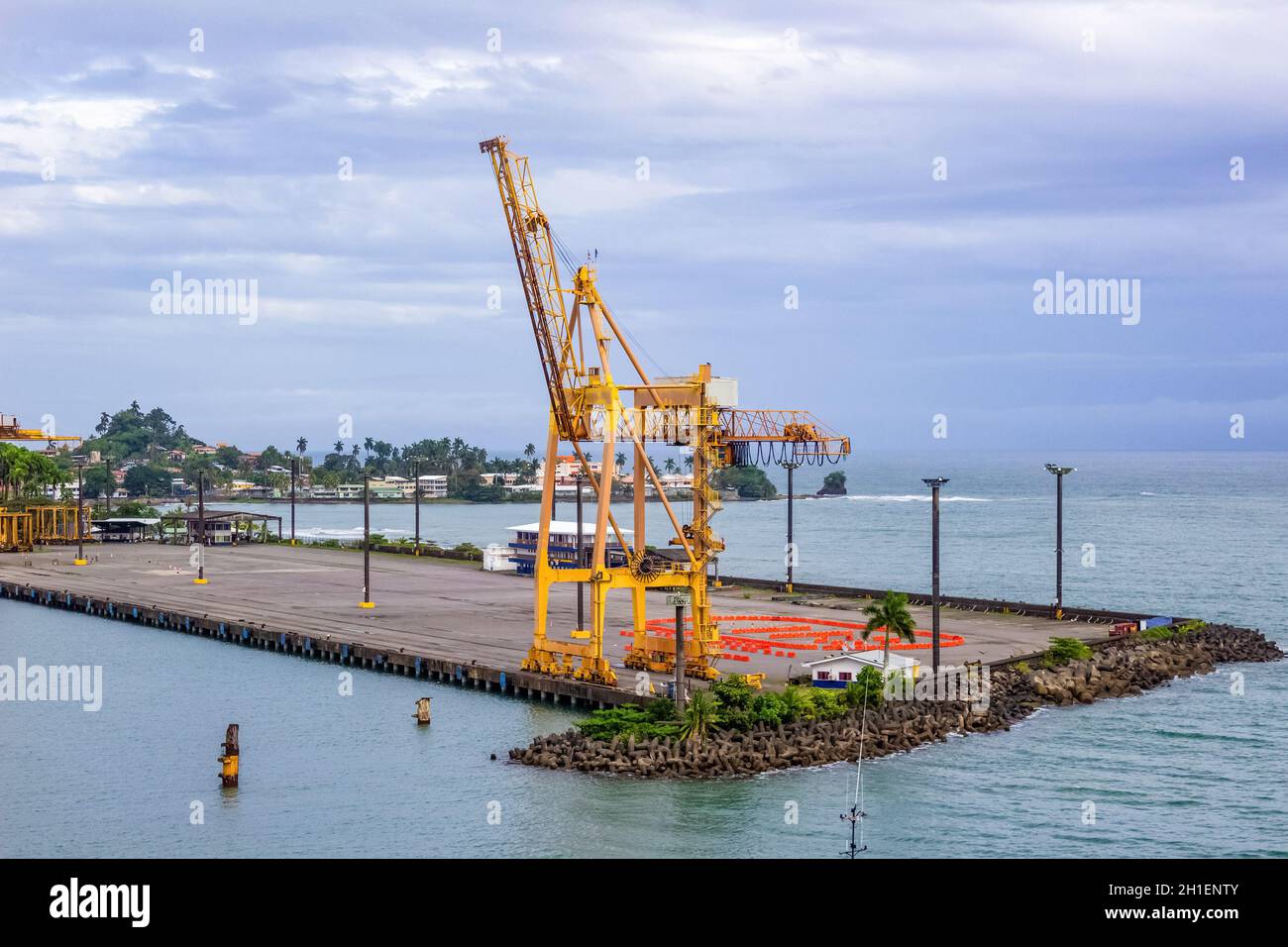 Port Limon - seaport in Costa Rica. Sea and blue sky Stock Photo - Alamy