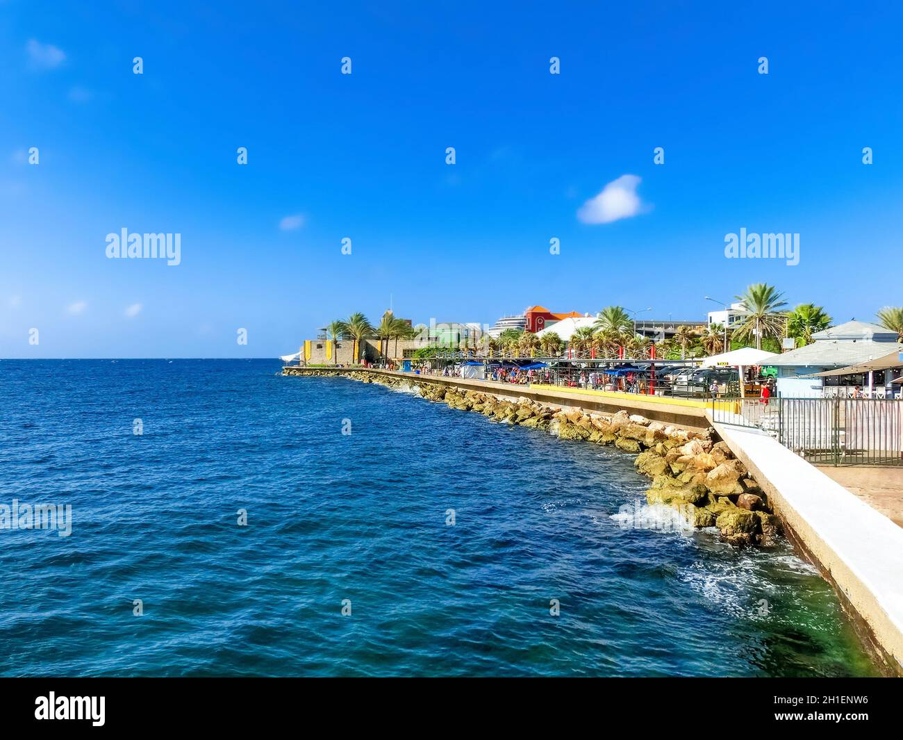 The ocean and Rif Fort at Willemstad, Curacao, Caribbean Stock Photo ...