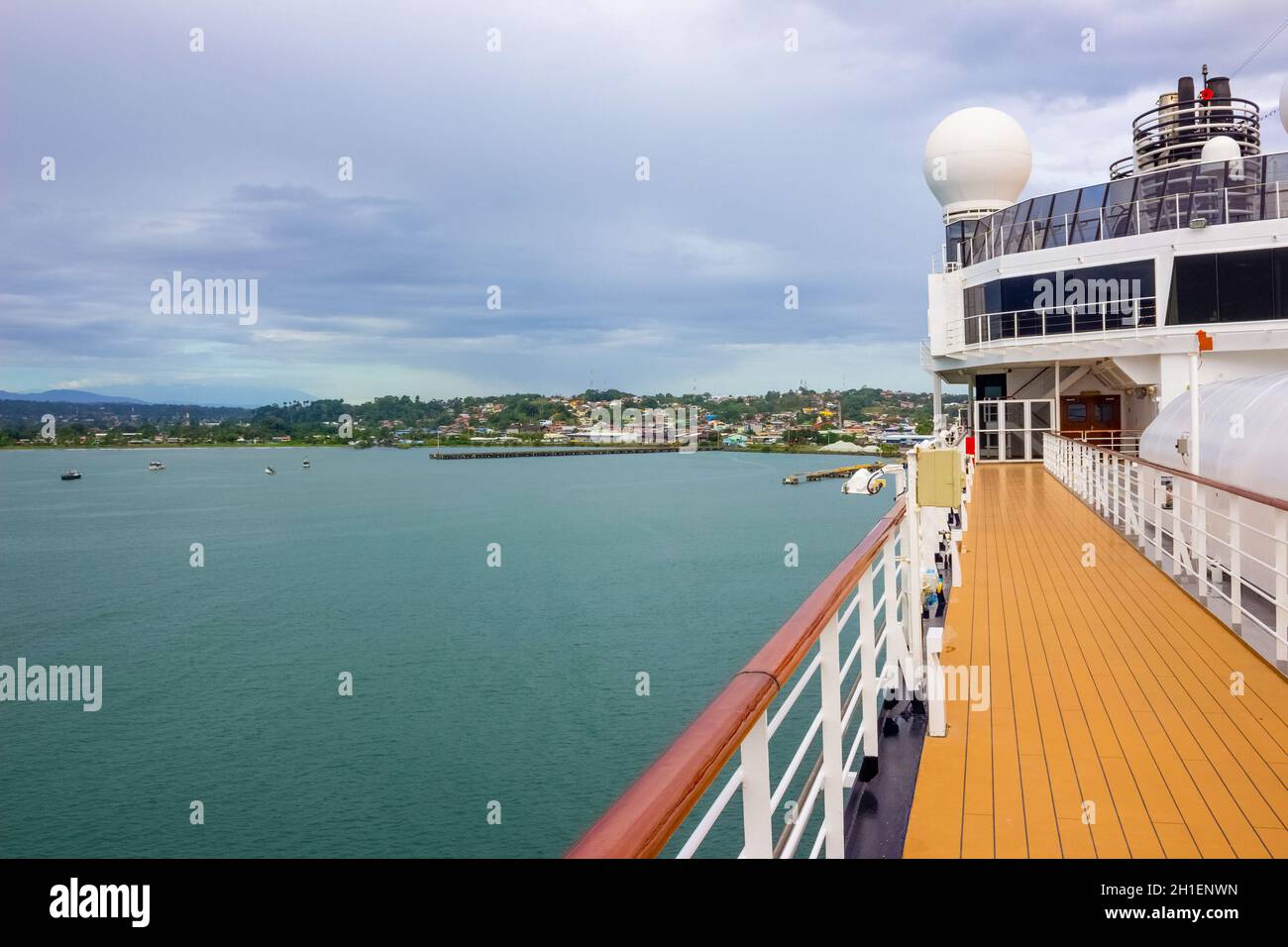 Port Limon - seaport in Costa Rica. Sea and blue sky Stock Photo - Alamy
