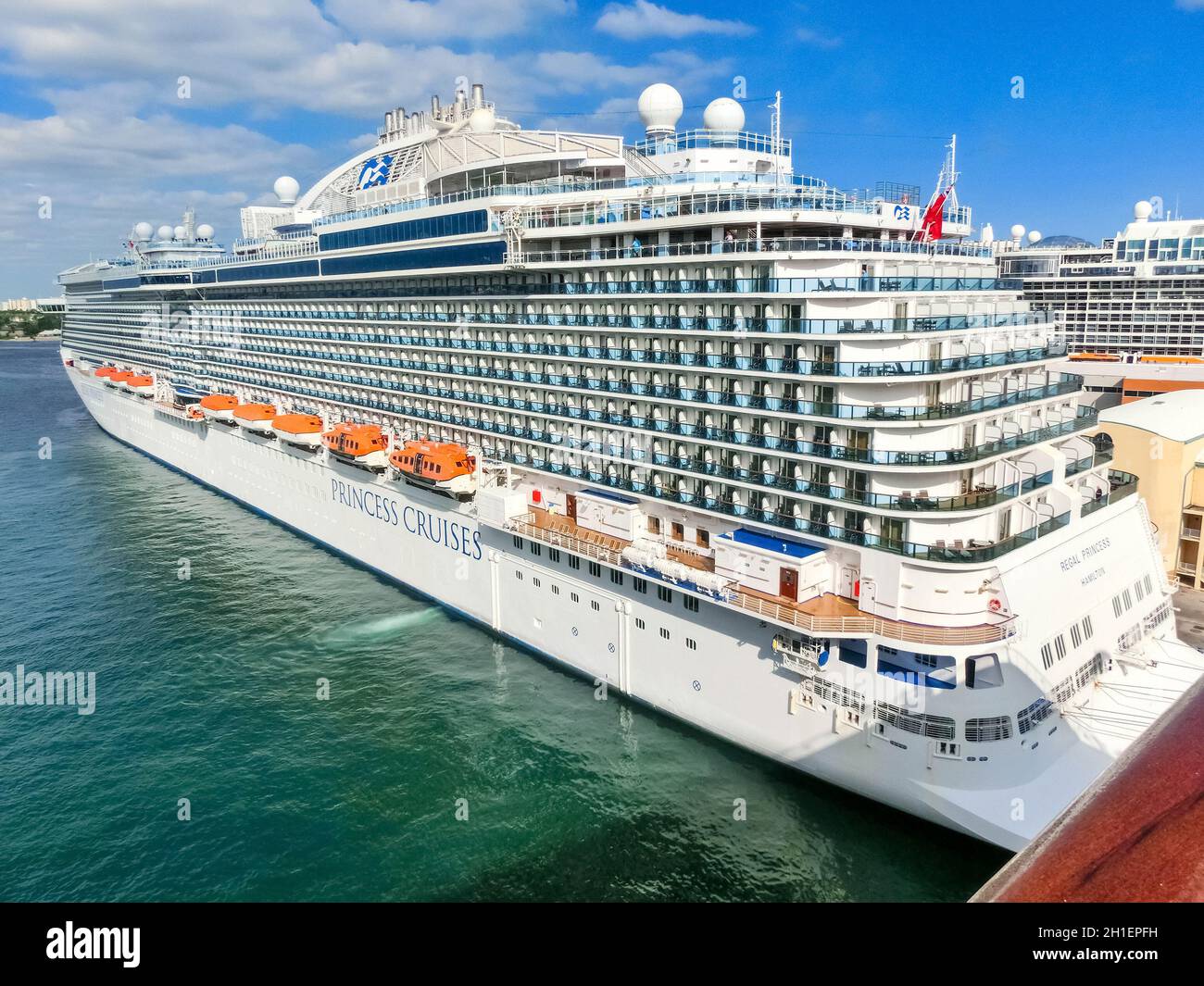 Regal princess cruise ship hi-res stock photography and images - Alamy