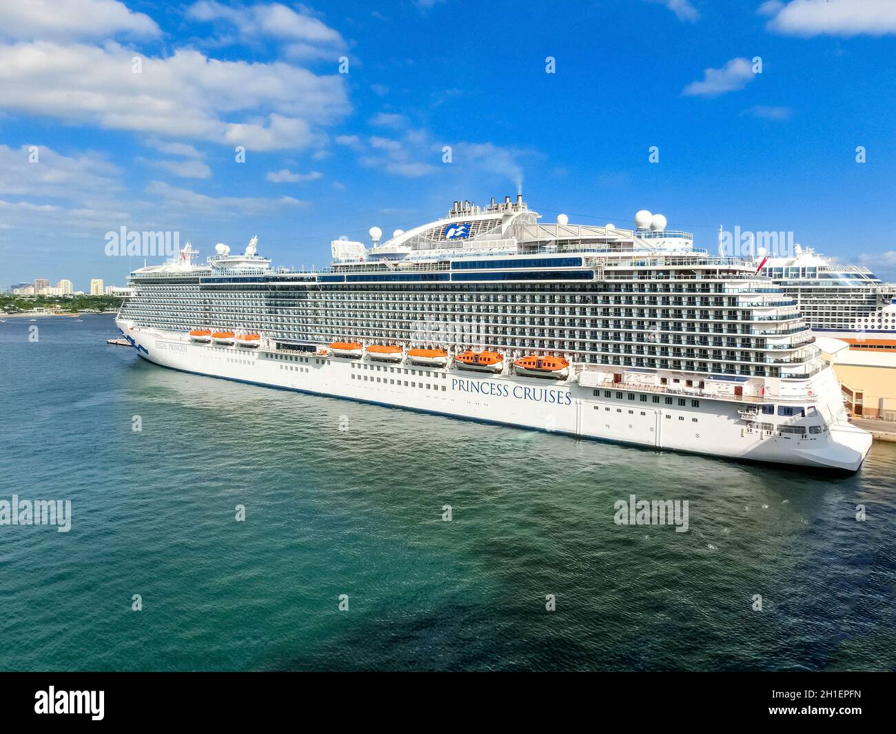 Regal princess cruise ship hi-res stock photography and images - Alamy