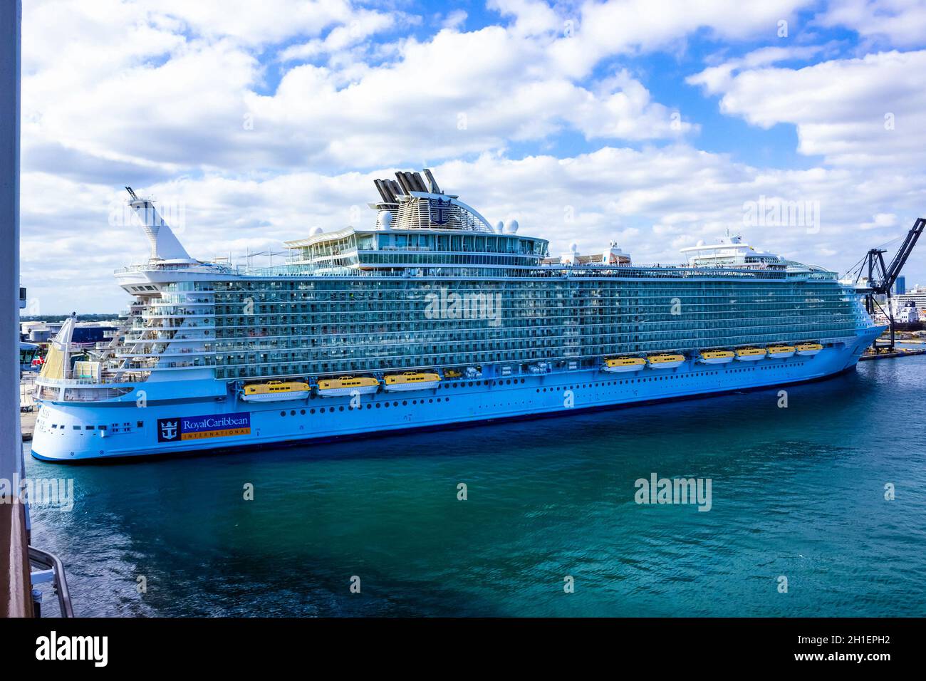 Fort Lauderdale - December 1, 2019: Royal Caribbean, Allure of the Seas ... Fort Lauderdale - December 1, 2019: Royal Caribbean, Allure of the Seas ...