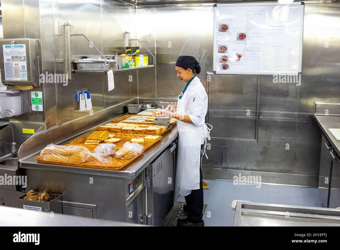 Cruise ship chef uniform hi-res stock photography and images - Alamy