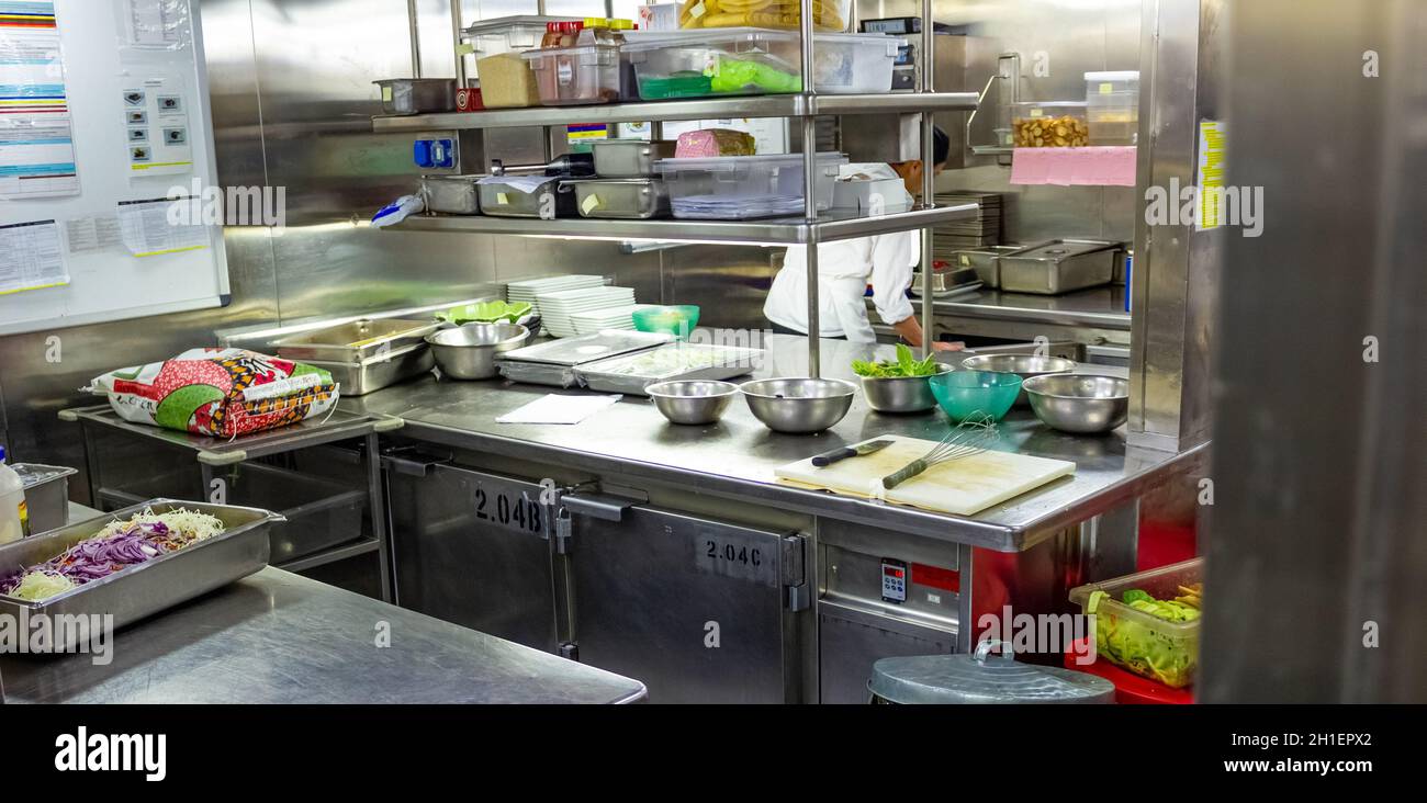 Professional kitchen cruise ship hi-res stock photography and images ...