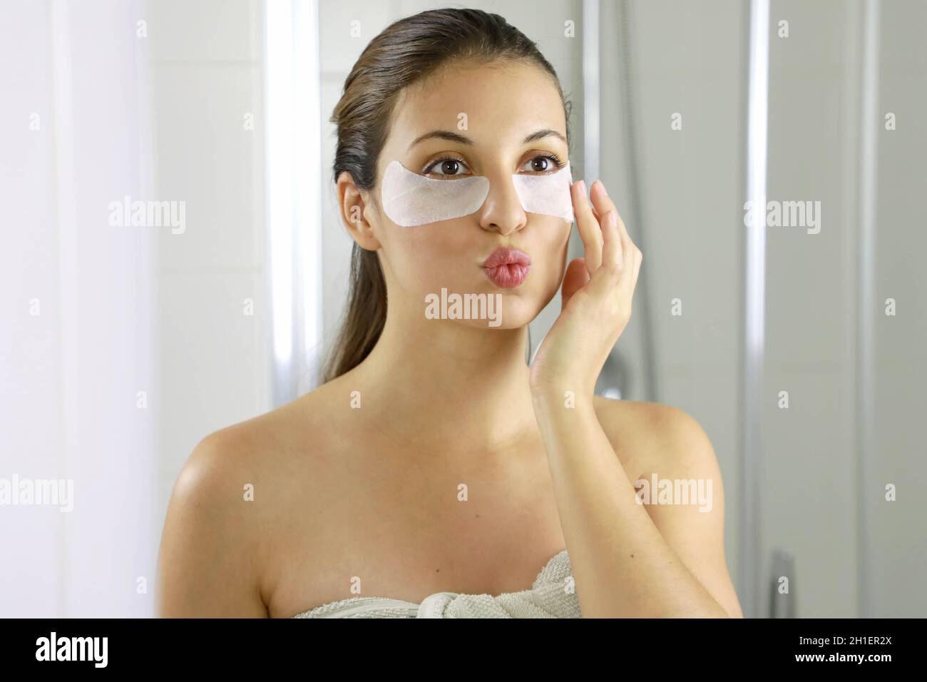 Woman mirror eyes bags hi-res stock photography and images - Alamy