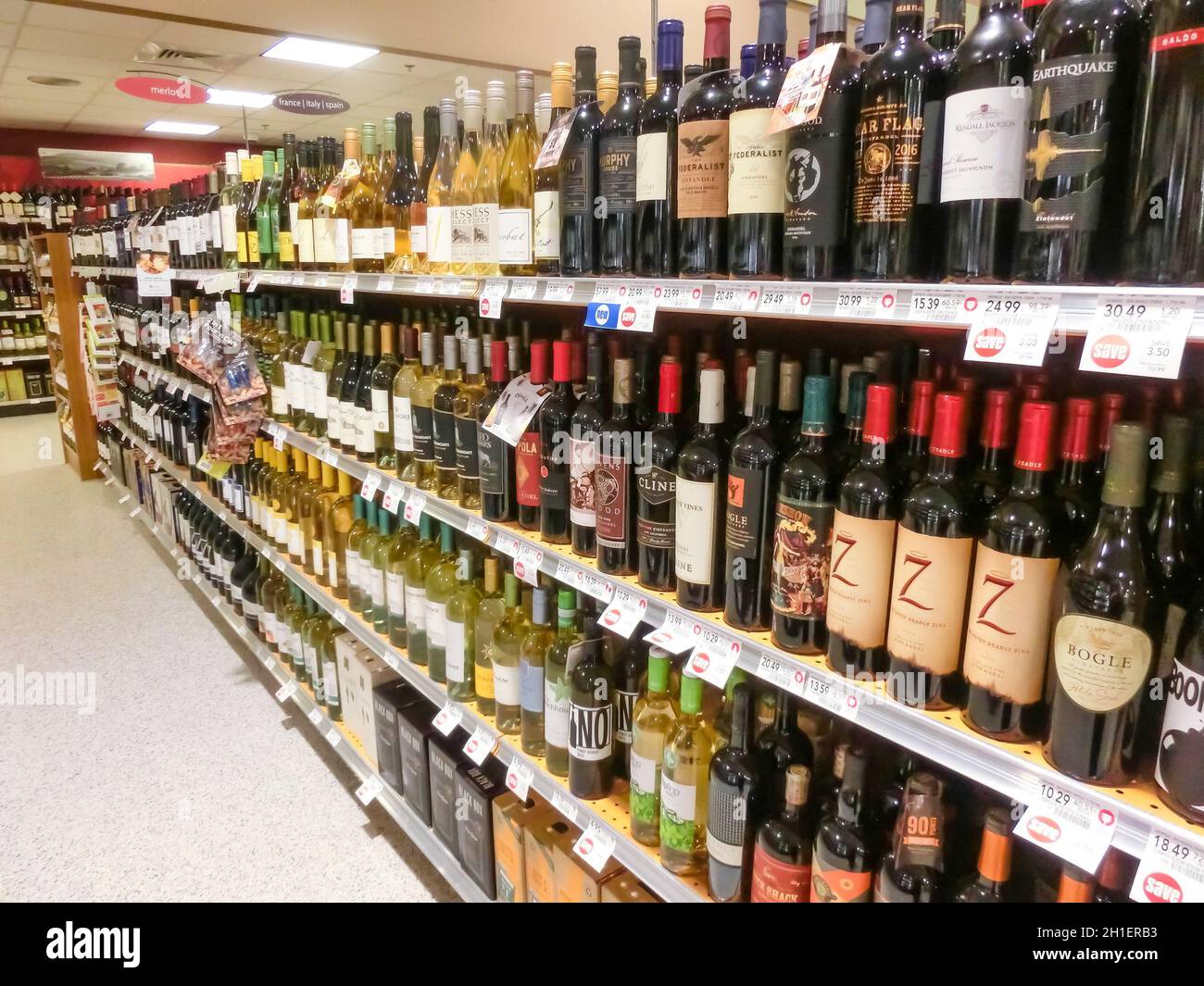 Total wine hi-res stock photography and images - Alamy