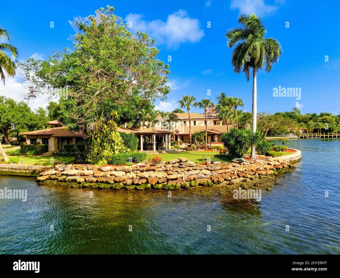 Luxury mansion in exclusive part of Fort Lauderdale known as small ...