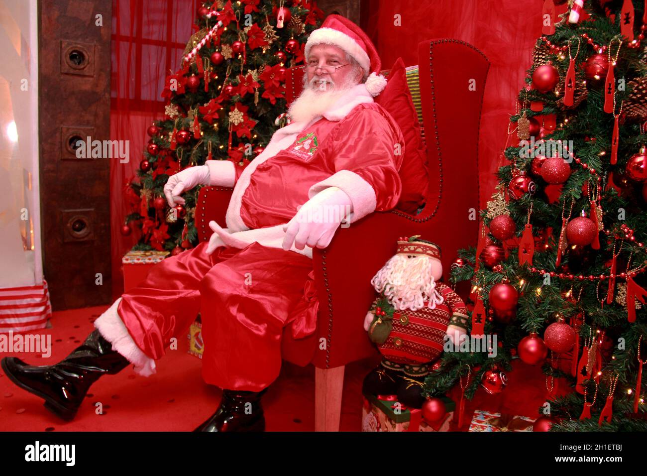 Brazil santa claus hi-res stock photography and images - Alamy