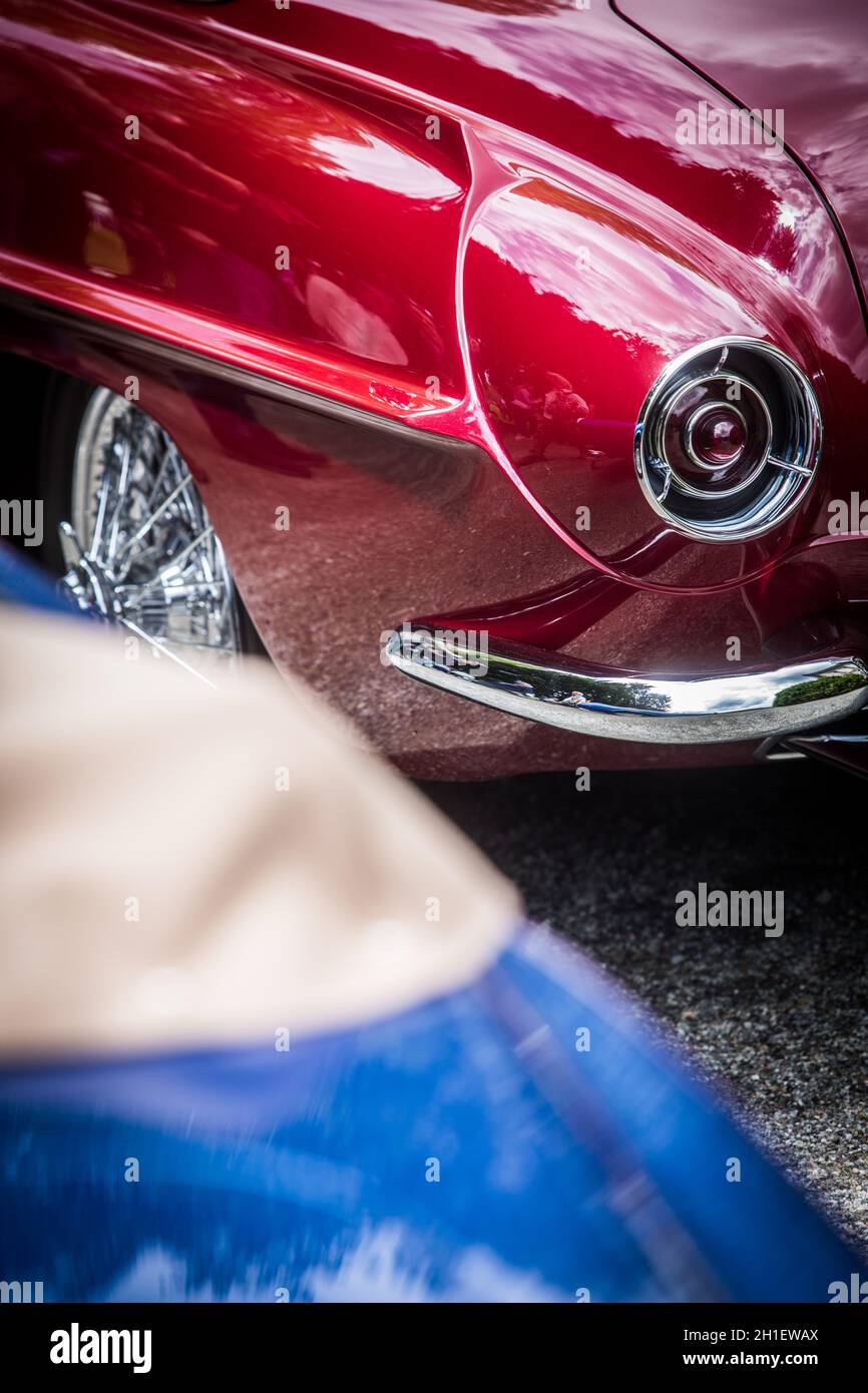 All red tail light hi-res stock photography and images - Alamy